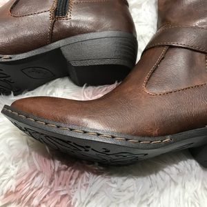 boc | Shoes | Super Cute Boc Boots | Poshmark